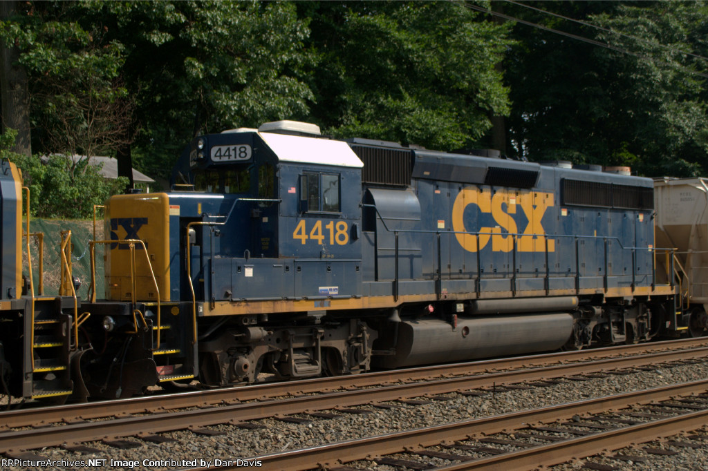 CSX GP38-2S 4418 trails on Q300-22